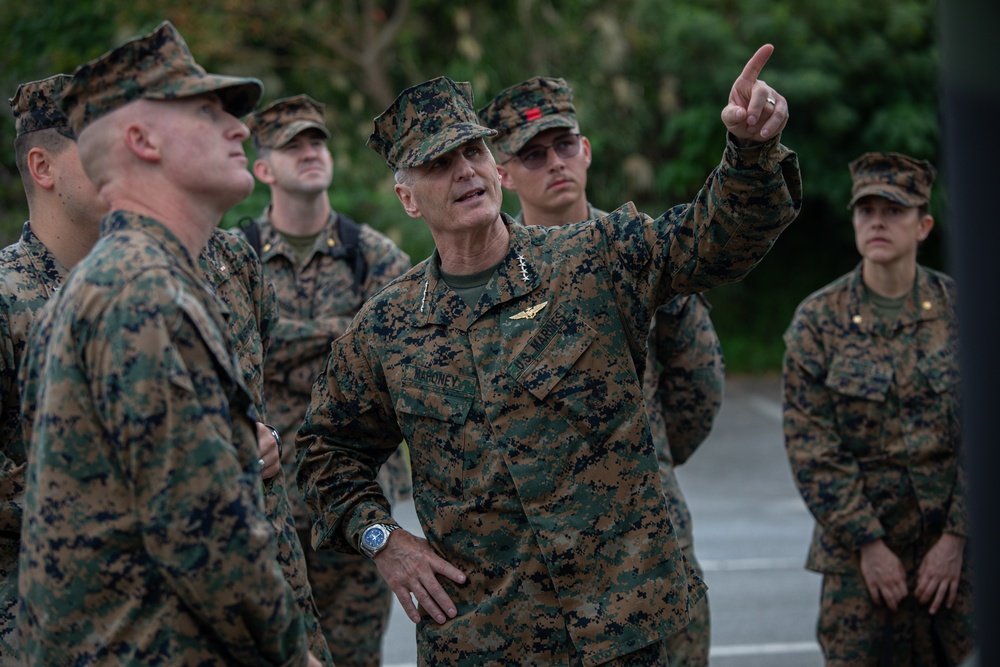 DVIDS - Images - Assistant Commandant of the Marine Corps Visits 3rd ...