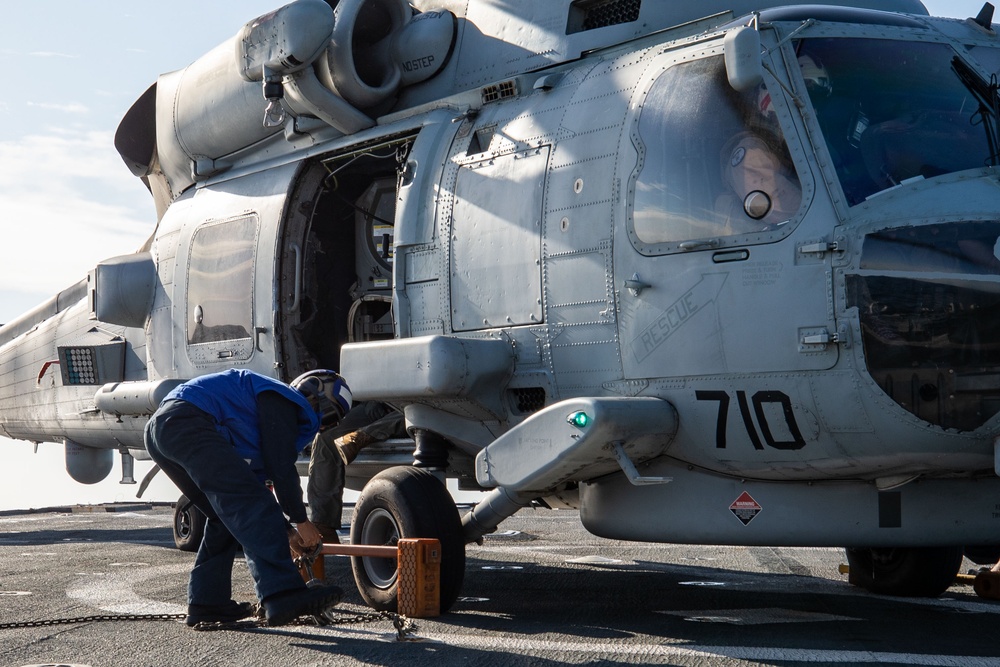DVIDS - Images - Flight Quarters aboard the USS Cole [Image 4 of 8]