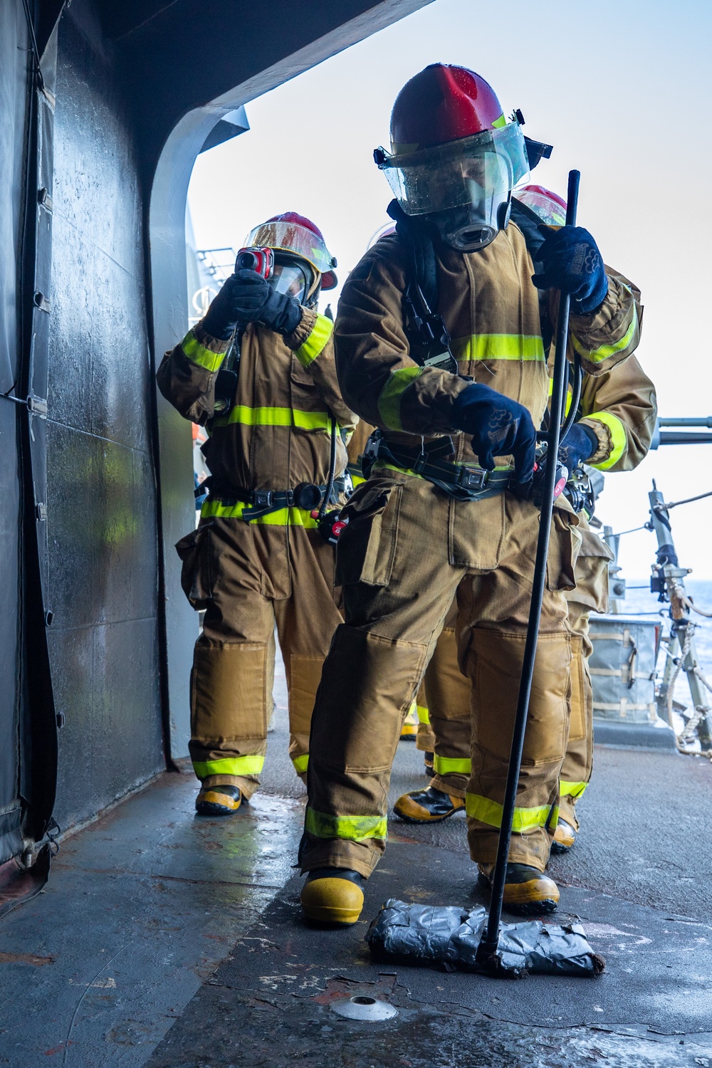 DVIDS - Images - Integrated Training Team Drill aboard the USS Cole ...