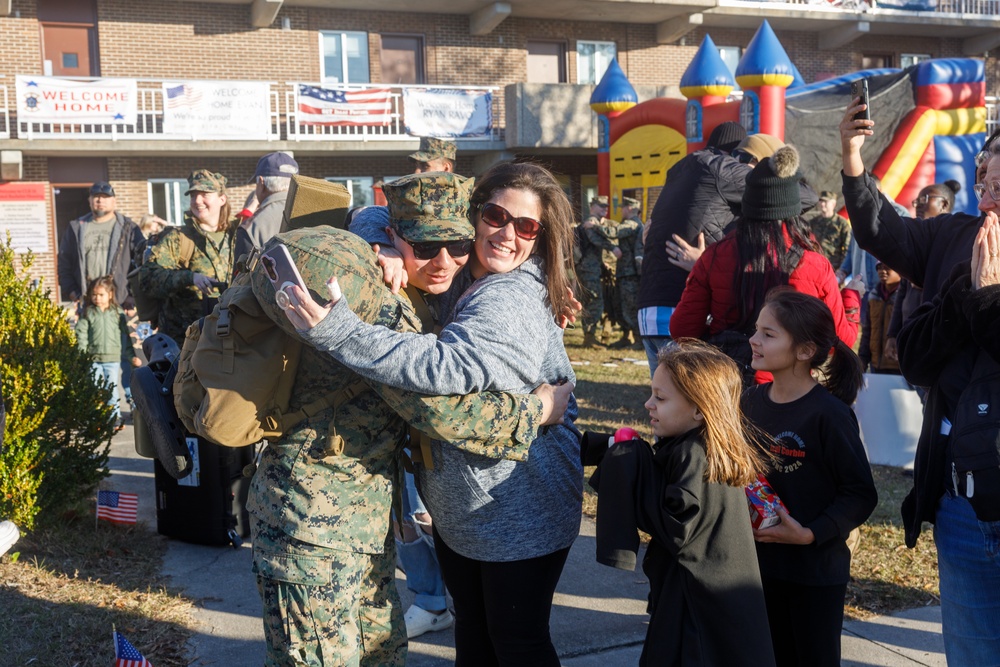 DVIDS - Images - CLB-24 Homecoming [Image 7 of 8]