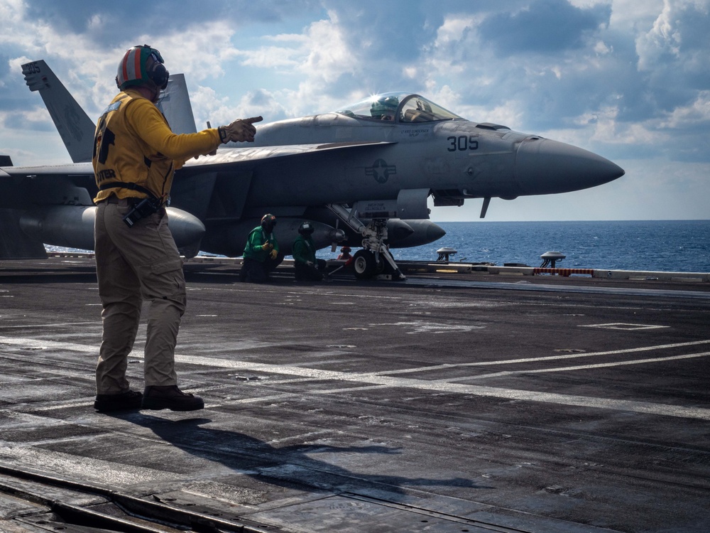 DVIDS - Images - USS Carl Vinson (CVN 70) Conducts Routine Flight Operations in the Philippine ...