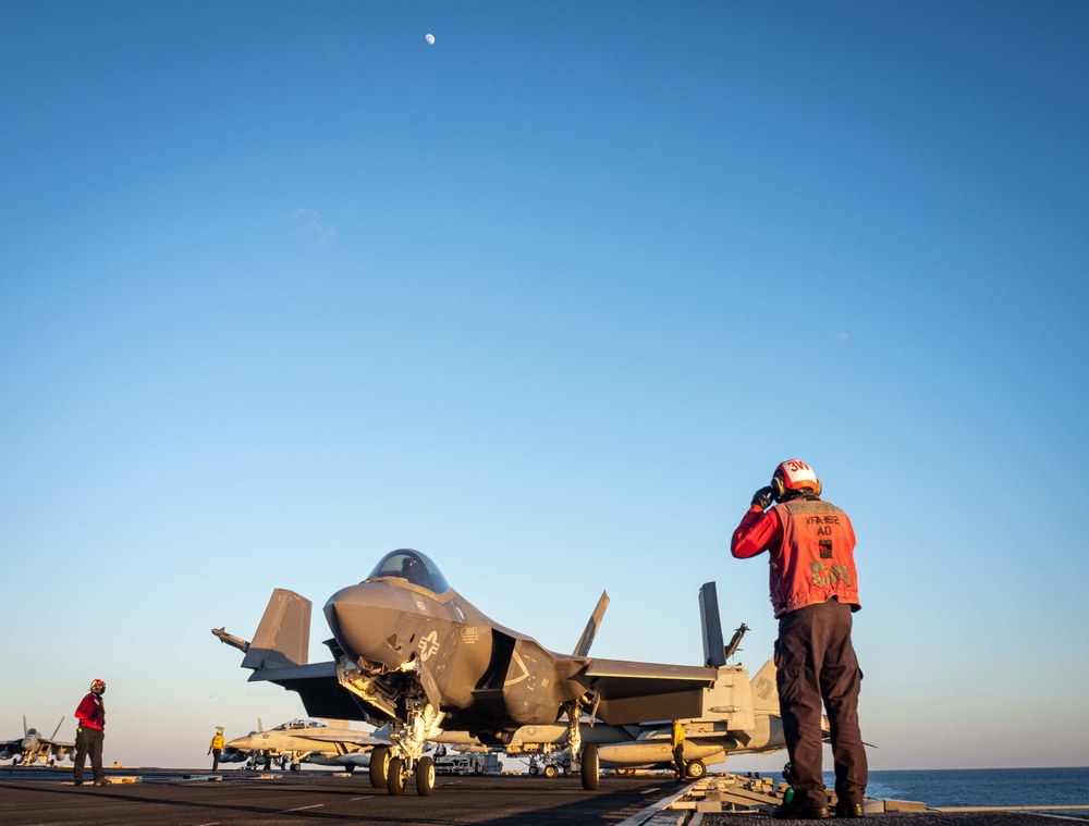 DVIDS - Images - USS Carl Vinson (CVN 70) Conducts Routine Flight Operations in the Philippine ...