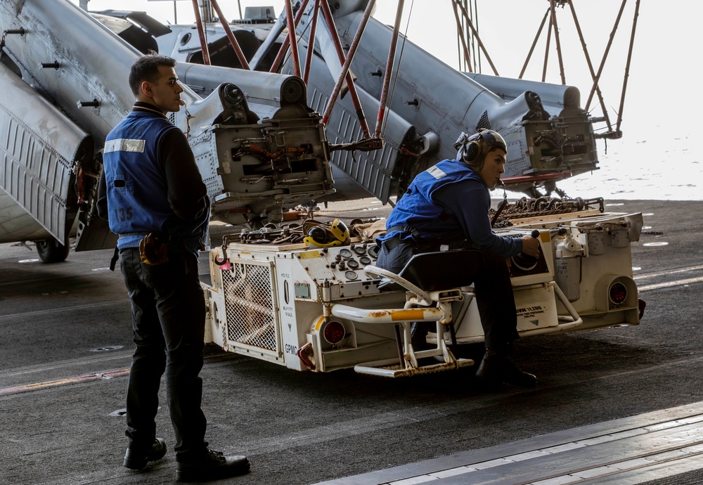 DVIDS - Images - Abraham Lincoln conducts routine operations [Image 2 of 3]