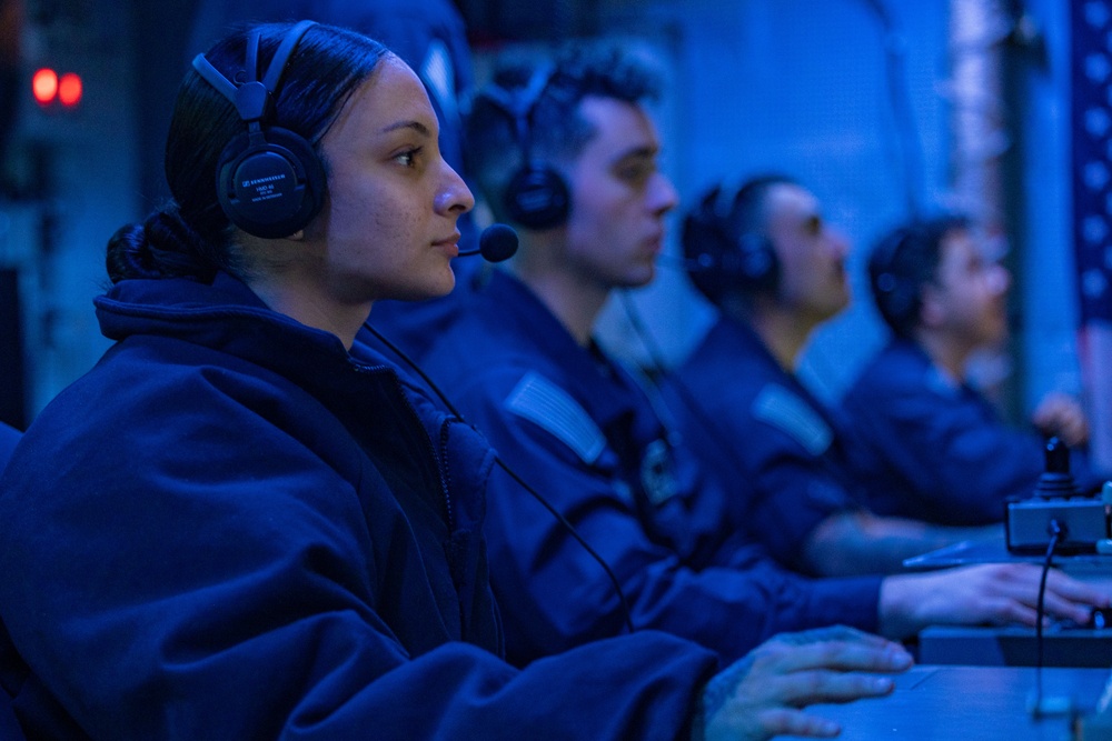 DVIDS - Images - Sonar Control aboard USS Benfold [Image 12 of 13]