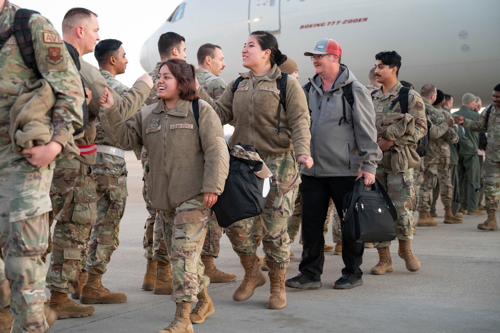 DVIDS - Images - Bomber Task Force 25-1 redeployment [Image 2 of 2]