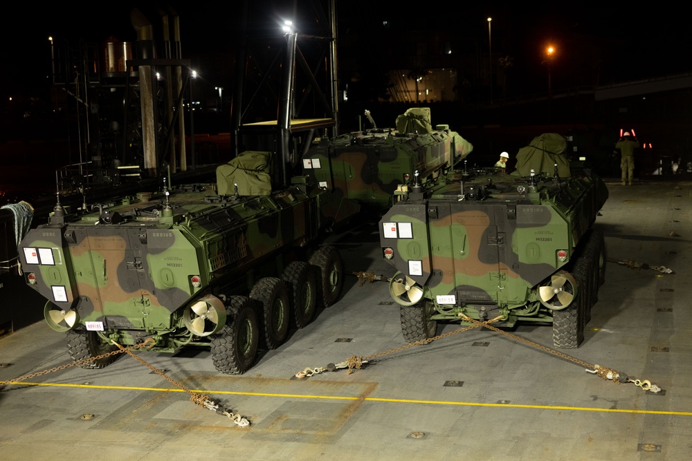 DVIDS - Images - 4th Marines ACVs Load Onto Stern Landing Vessel at ...