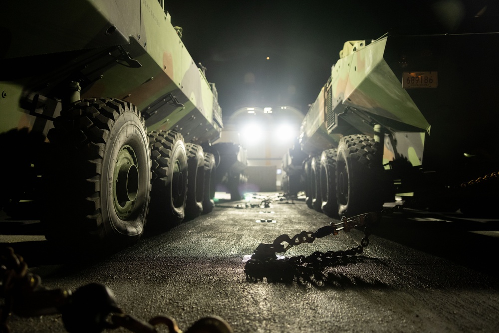 DVIDS - Images - 4th Marines ACVs Load Onto Stern Landing Vessel at ...