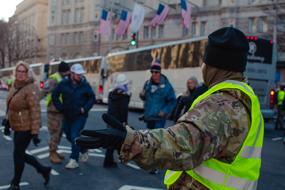 DVIDS - Images - Oklahoma National Guardsmen Provide Security During ...