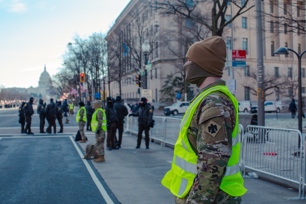 DVIDS - Images - Oklahoma National Guardsmen Provide Security During ...