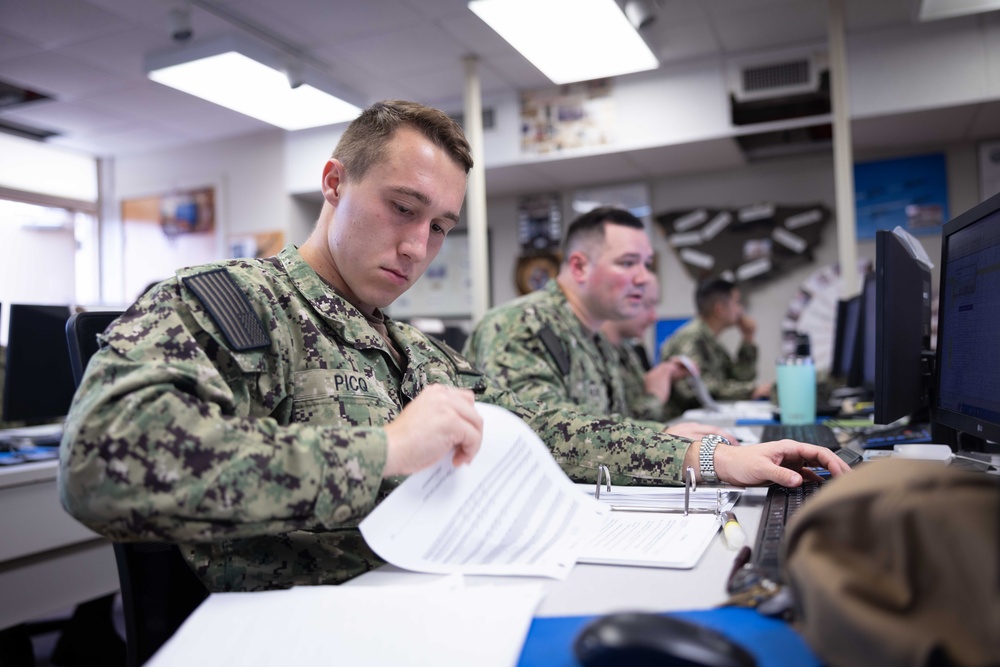 DVIDS - Images - Aviation Maintenance Officer Training [Image 2 of 4]