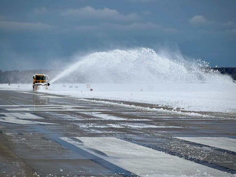 DVIDS - News - NAS Oceana personnel keep master jet base mission-ready ...