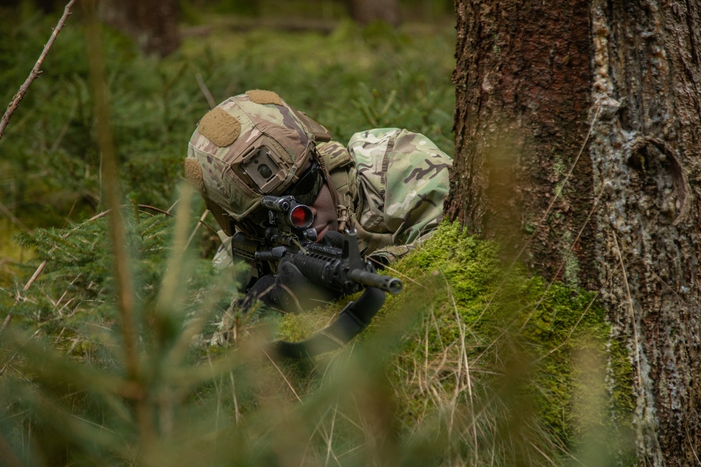 DVIDS - Images - 2CR Soldiers conduct situational training exercise ...