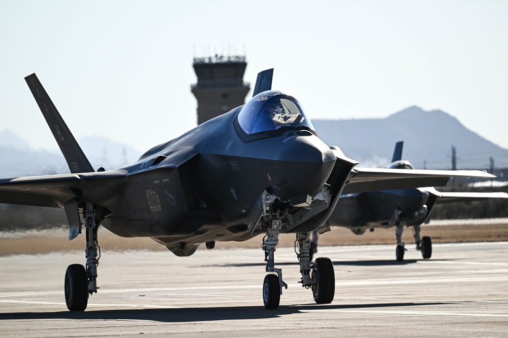 DVIDS - Images - F-35A Demonstration Team Lands for Heritage Flight ...