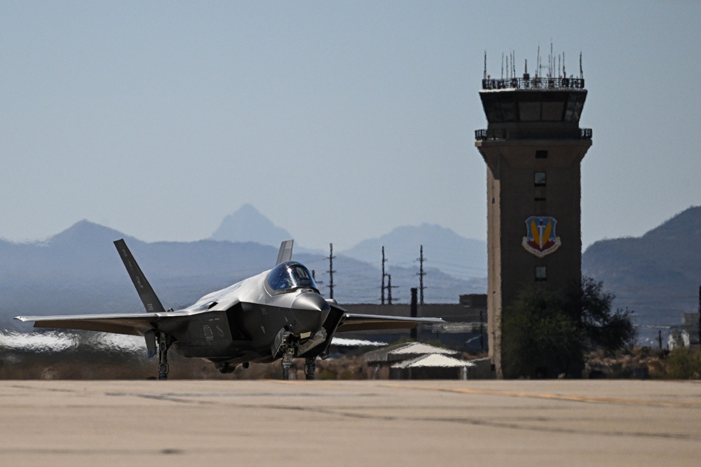 DVIDS - Images - F-35A Demonstration Team Practices at Heritage Flight ...