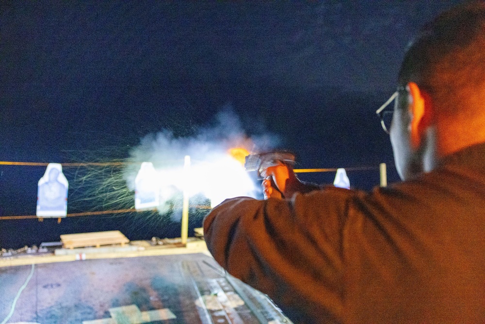DVIDS - Images - Ralph Johnson Low Light Weapons Qualification [Image 3 of 3]