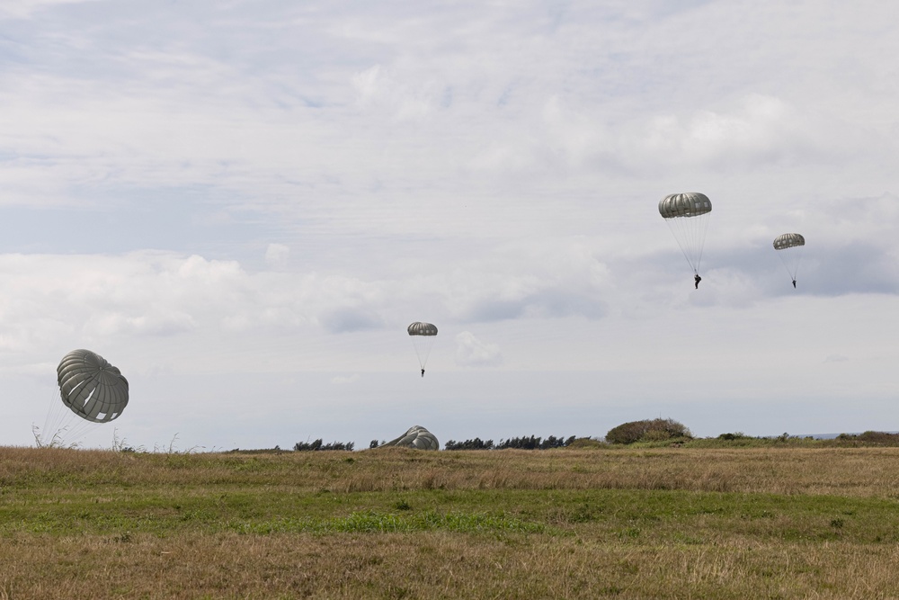 DVIDS - Images - U.S. Marines with 3rd LSB Conduct Air Deliveries ...