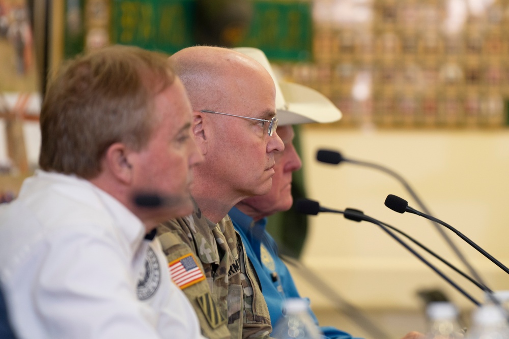 DVIDS - Images - VPOTUS, SECDEF, DNI visit Texas Southern Border [Image ...