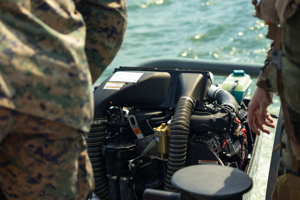 DVIDS - Images - 4th AABn conducts open water operations with multi-mission reconnaissance ...
