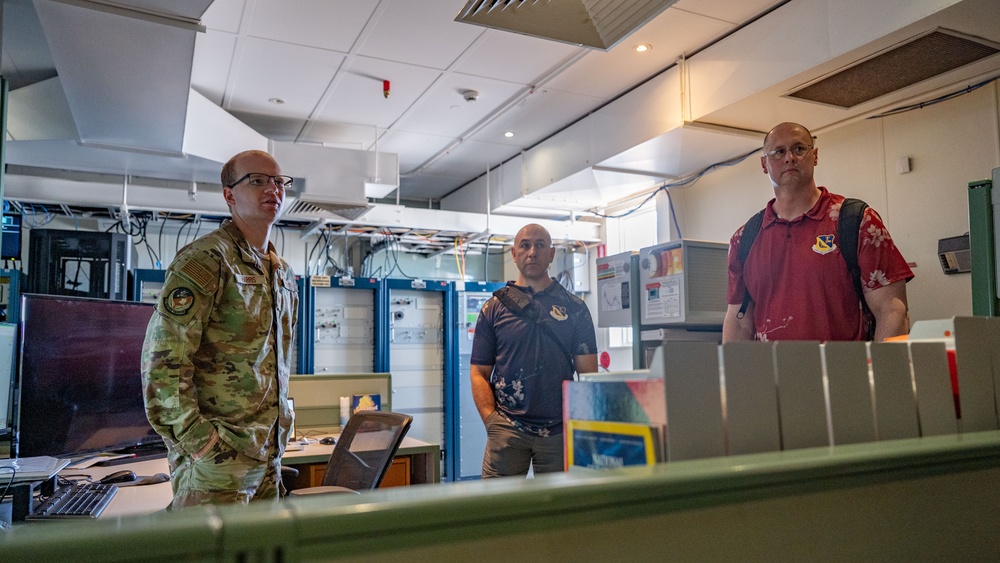 DVIDS - Images - 374 AW leadership visit 2 WS Det 1 [Image 3 of 9]