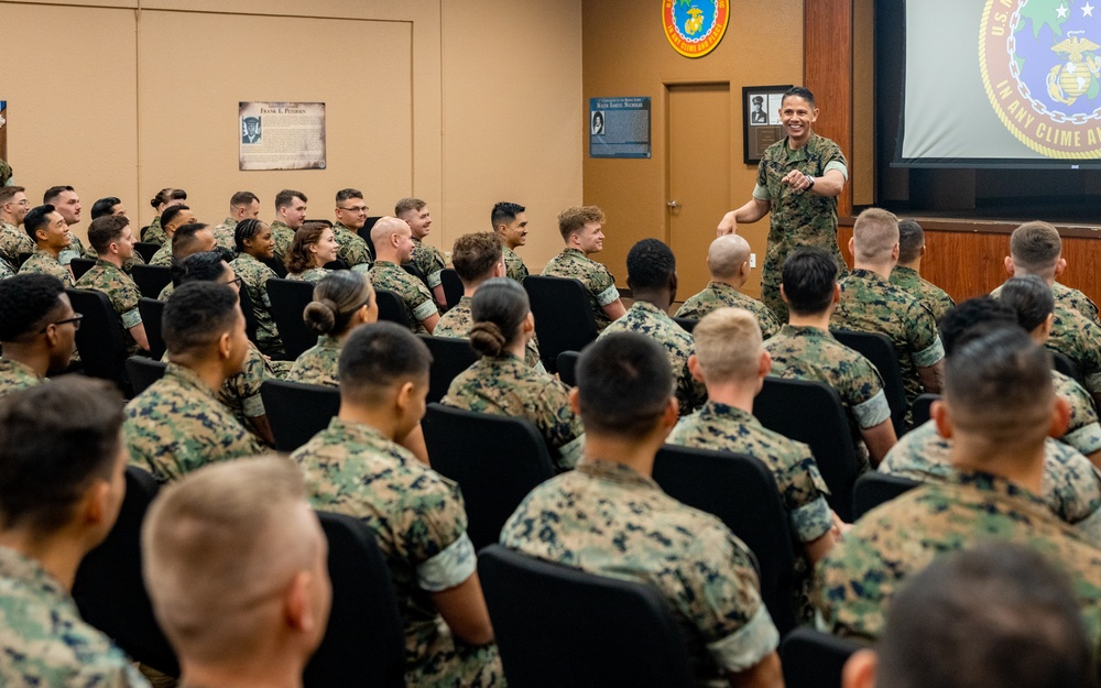 DVIDS - Images - Sgt. Maj. Ruiz Visits Marines at Camp H.M. Smith ...
