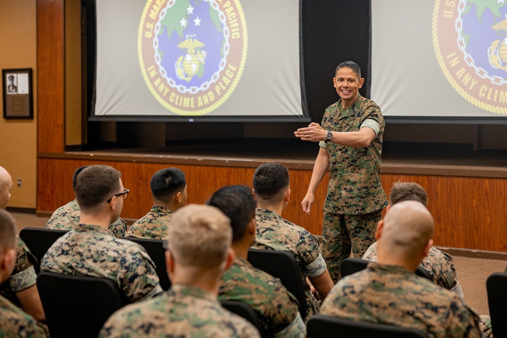DVIDS - Images - Sgt. Maj. Ruiz Visits Marines at Camp H.M. Smith ...