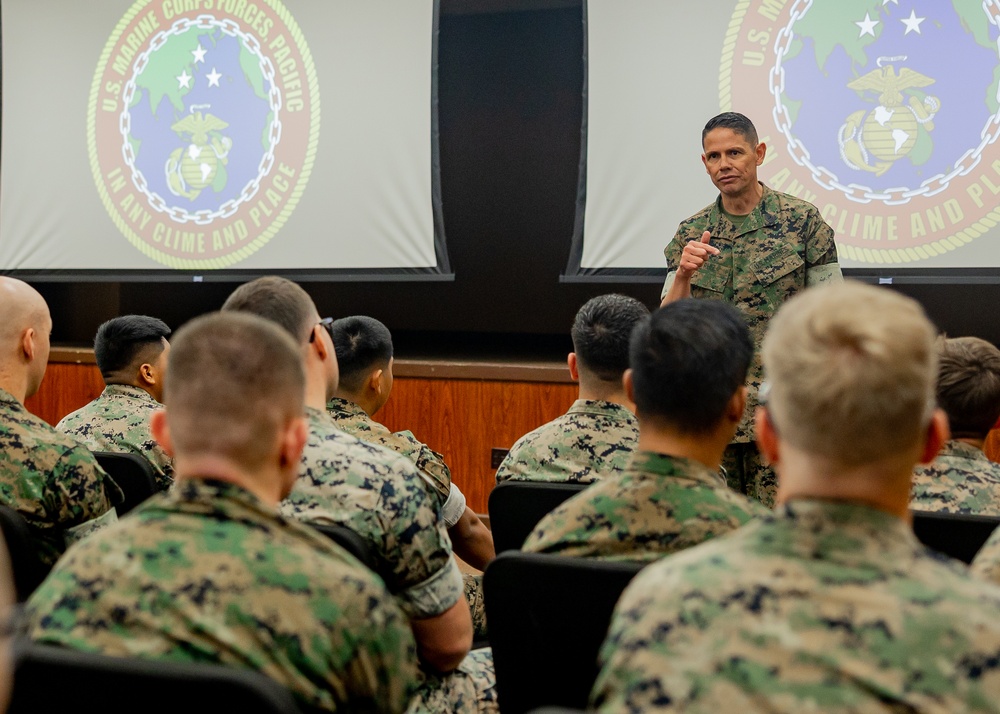 DVIDS - Images - Sgt. Maj. Ruiz Visits Marines at Camp H.M. Smith ...