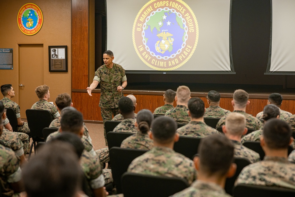 DVIDS - Images - Sgt. Maj. Ruiz Visits Marines at Camp H.M. Smith ...