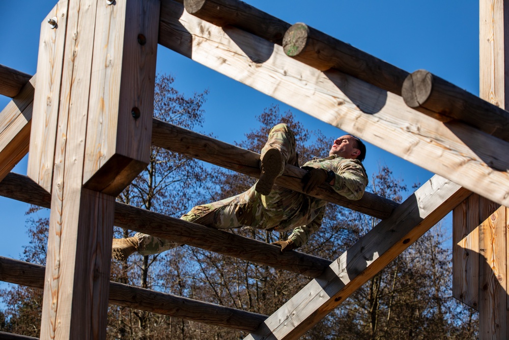 DVIDS - Images - Soldiers complete obstacle course and land navigation ...