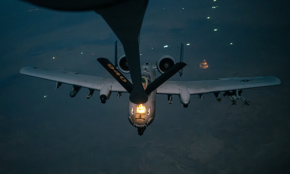 DVIDS - Images - Refueling over U.S. CENTCOM [Image 6 of 13]