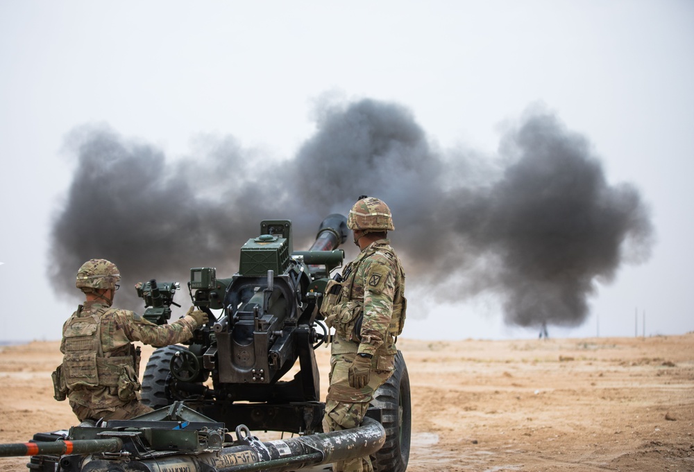 DVIDS - Images - 10th Mountain Soldiers Conduct Howitzer Live Fire ...
