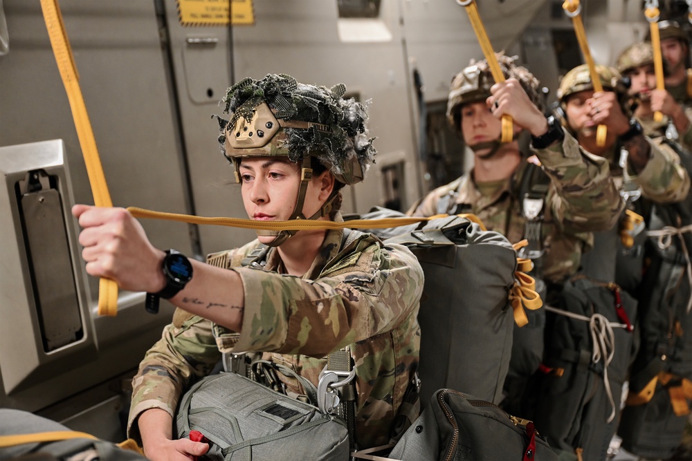 DVIDS - Images - 15th Expeditionary Airlift Squadron and 82nd Airborne ...