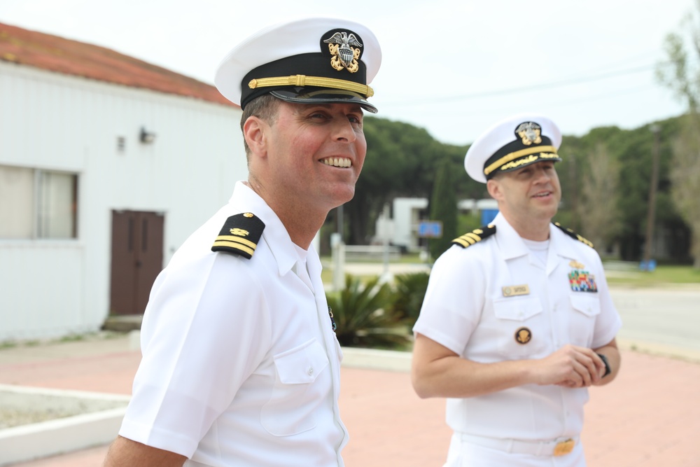 DVIDS - Images - Lt. Cmdr. Brent Frazer Promotion Ceremony [Image 2 of 11]