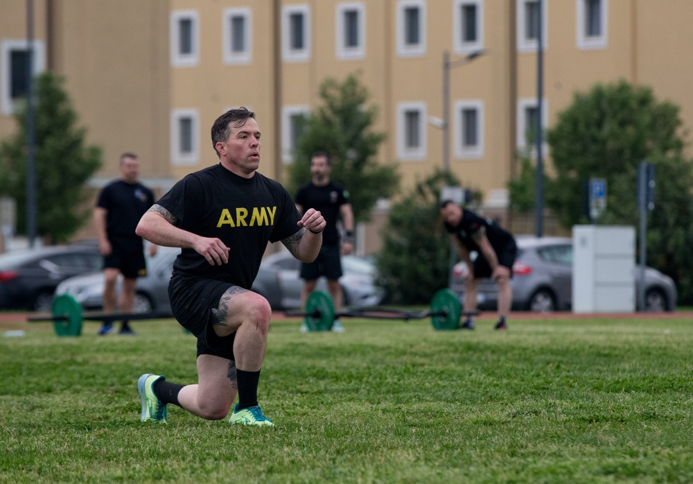 DVIDS - Images - Gen. Christopher Donahue holds physical training ...