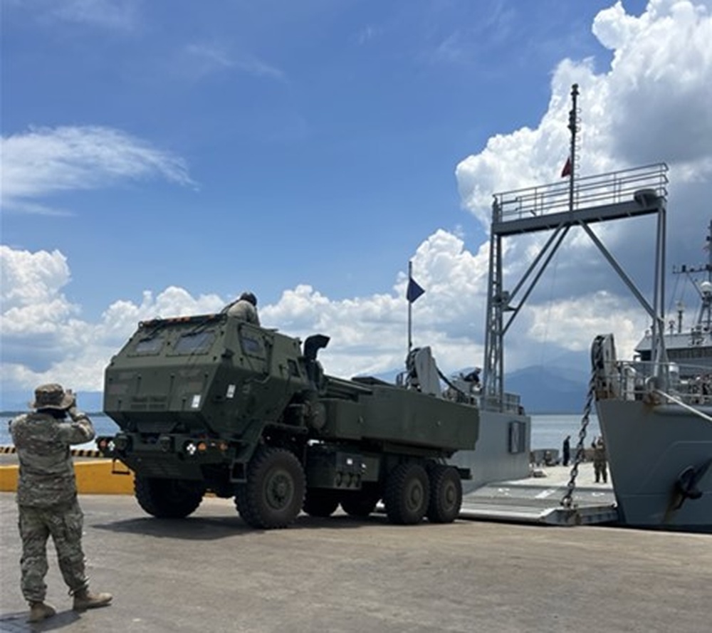 DVIDS - Images - HIMARS RORO LCU [Image 1 of 2]