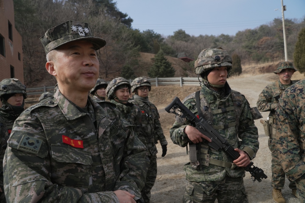 DVIDS - Images - KMEP 25.1|Col. Lee Jin-Chul visits Rodriguez Live fire ...