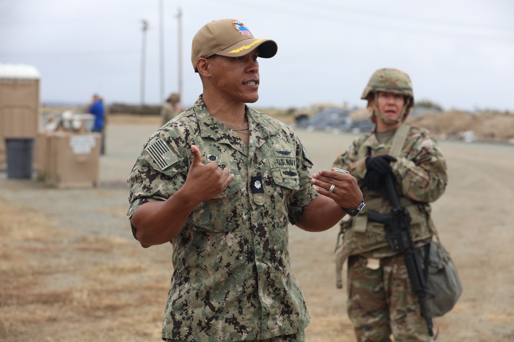 DVIDS - Images - DLA Energy Commander Commends Army Reserve ...