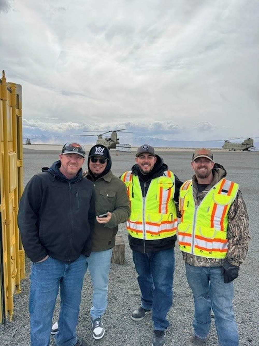 DVIDS - News - Chinook Helicopters Deliver Soldiers’ Uniforms to Sierra ...