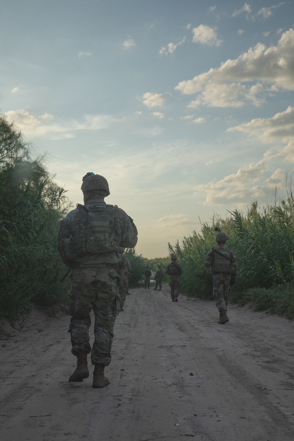 DVIDS - Images - 109th Engineer Battalion conducts foot patrol along the southern border [Image ...