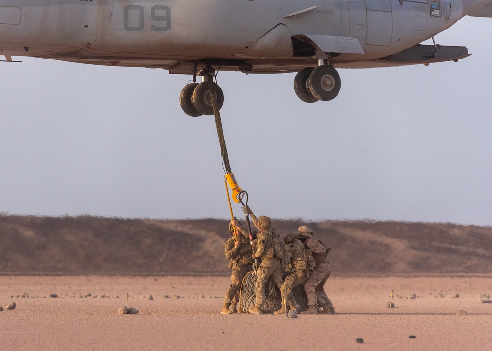 DVIDS - Images - Joint sling load training enhances logistics readiness ...