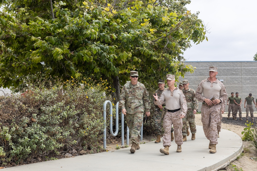 DVIDS - Images - U.S. Army leader visits Marines supporting Task Force ...