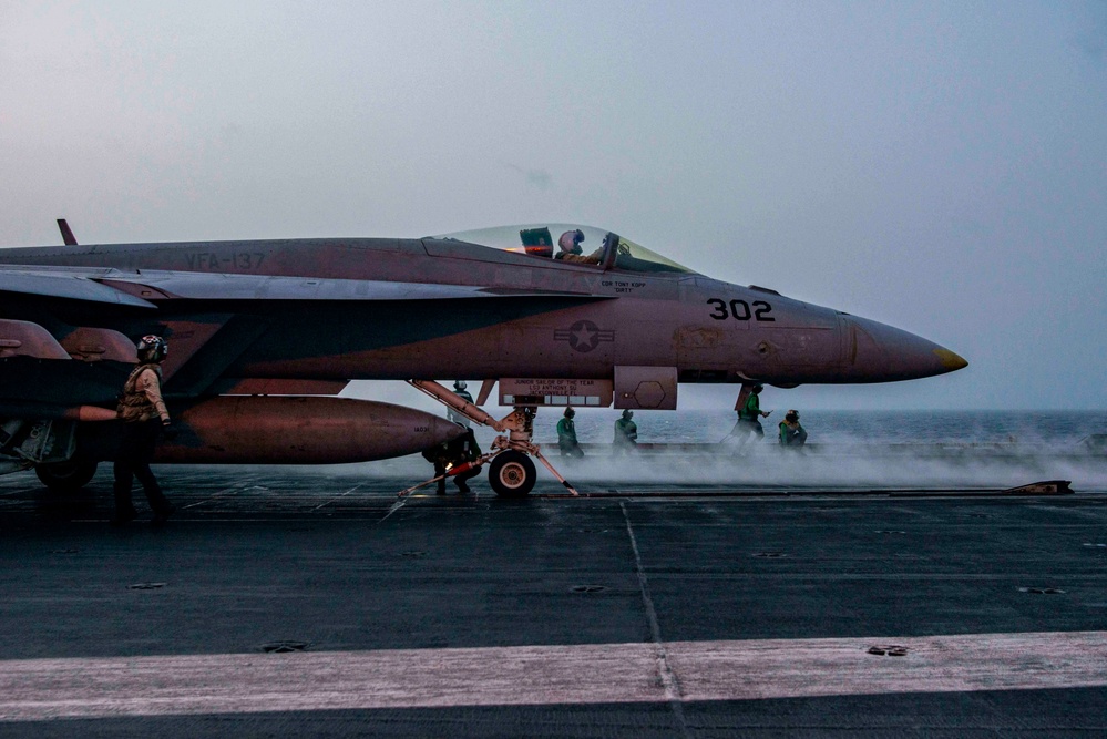 DVIDS - Images - Nimitz Conducts Flight Operations [Image 8 of 14]