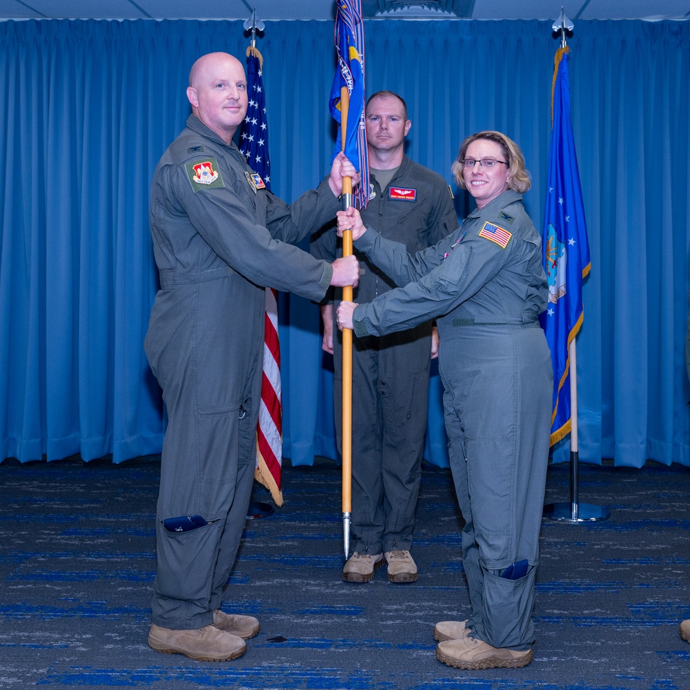 DVIDS - Images - 375th Aeromedical Evacuation Squadron change of command [Image 2 of 3]