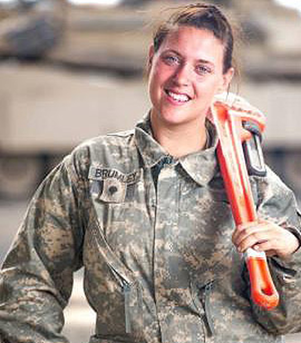 DVIDS - Images - Oregon National Guard Soldier Trains on Abrams Tank