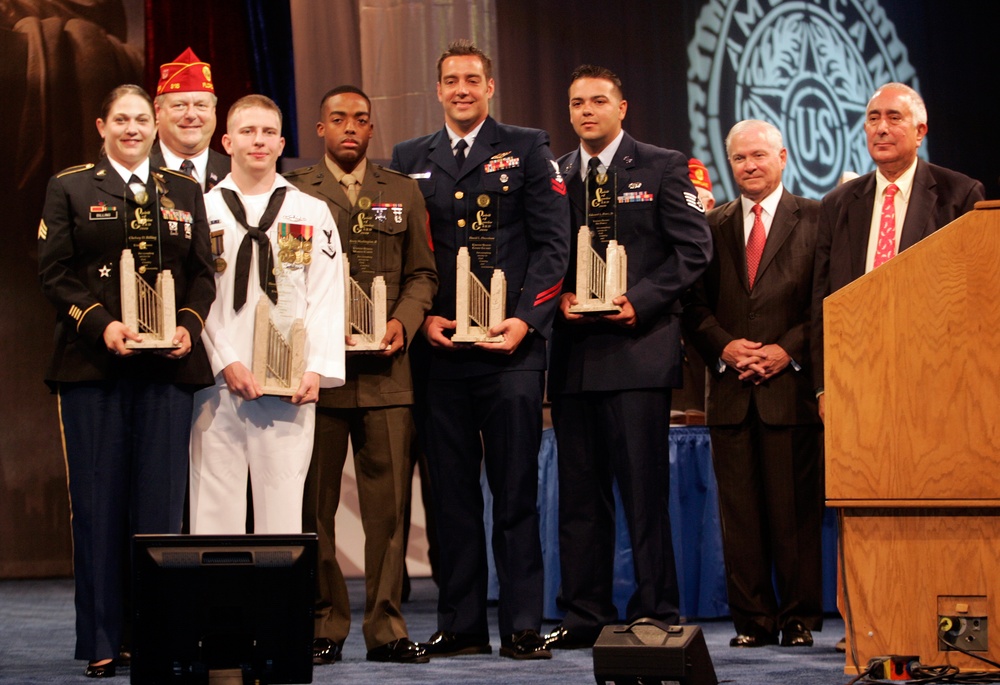 DVIDS - News - American Legion Honors Troops for Volunteerism