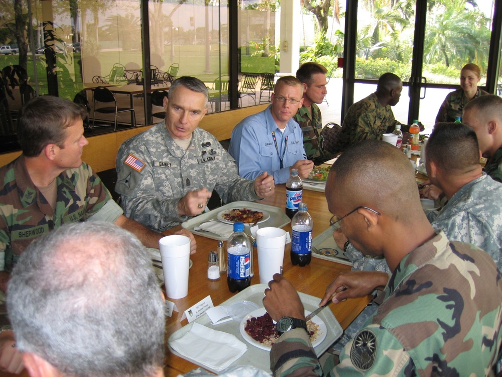 DVIDS - News - Chairman's Enlisted Advisor Heads South to Visit Troops