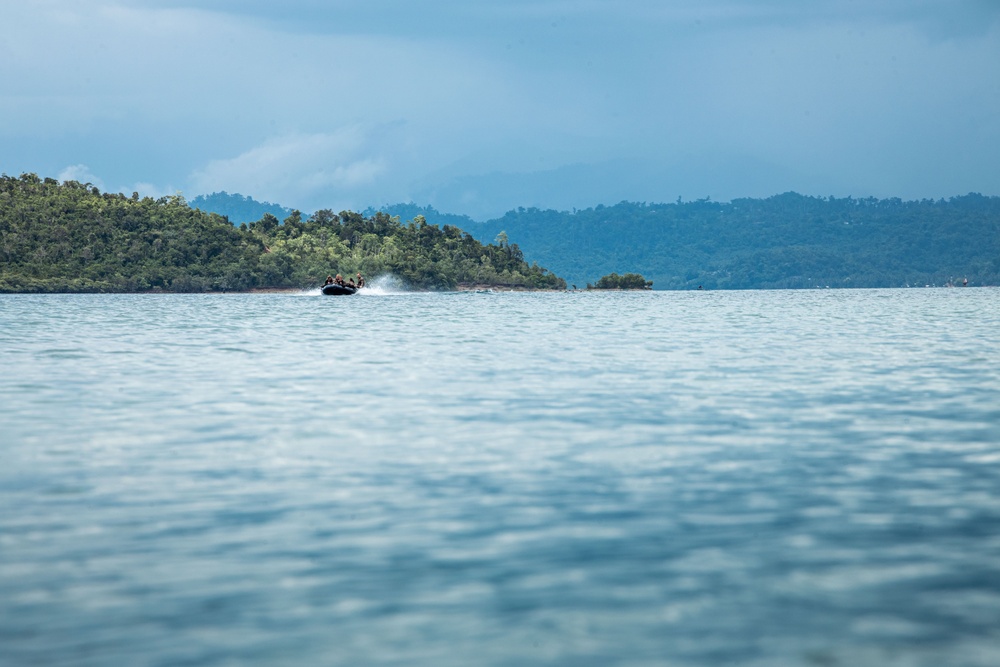 DVIDS - Images - ACD 25.3: MRF-D 25.3 Marines embark a combat rubber ...