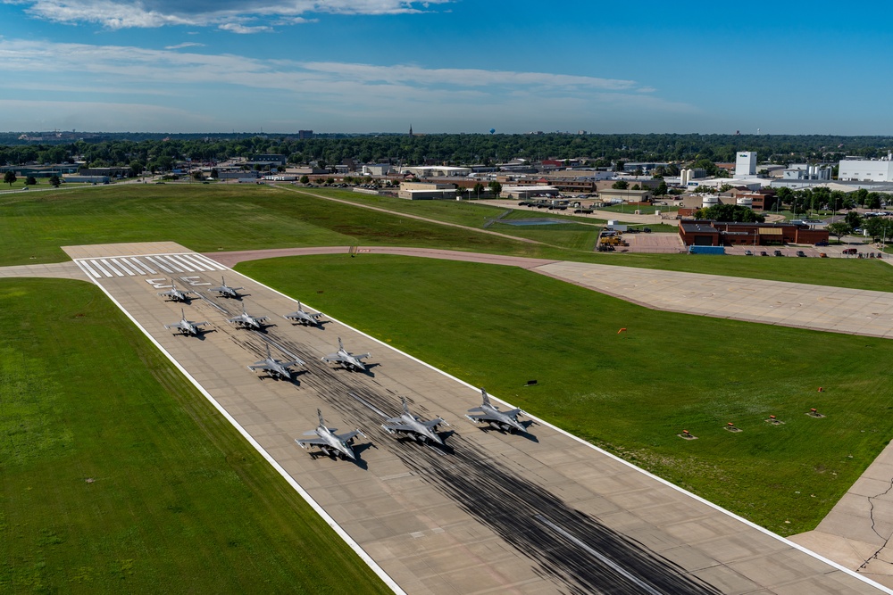 DVIDS - Images - 114th Fighter Wing conducts elephant walk [Image 12 of 29]