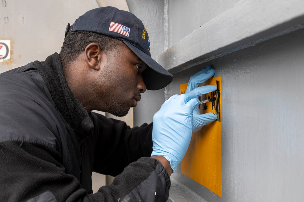 DVIDS - Images - Abraham Lincoln conducts routine operations [Image 4 of 5]