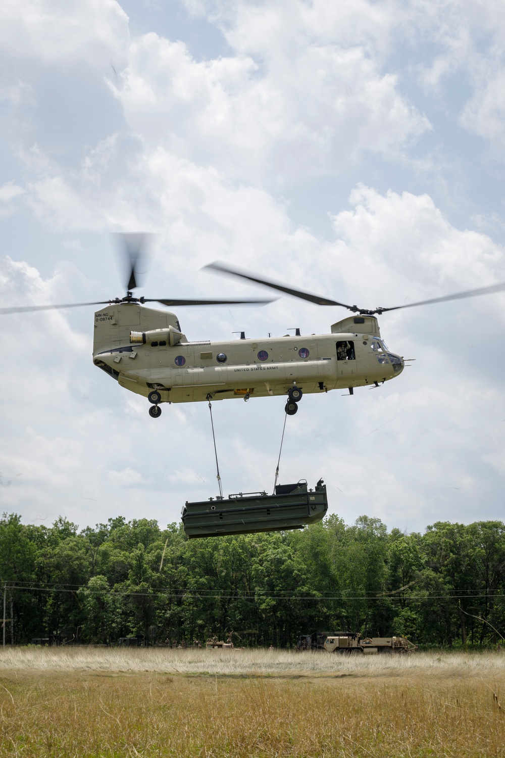 DVIDS - Images - South Dakota Army National Guard conducts sling load ...
