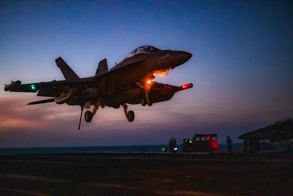 DVIDS - Images - George Washington Conducts Flight Operations [Image 3 ...